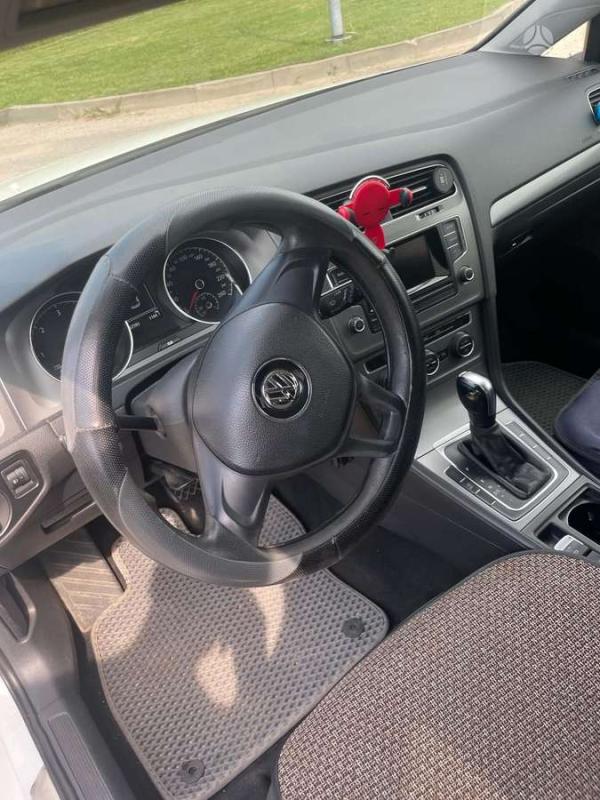 Balts Volkswagen Golf 2013 Vievis, ar dzinēja tilpumu 1.60 L un nobraukumu 420 tūkst. km par 4800 €, foto 3 vietnē AUTOMOTO.COM.LV
