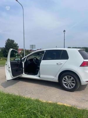 Balts Volkswagen Golf 2013 Vievis, ar dzinēja tilpumu 1.60 L un nobraukumu 420 tūkst. km par 4800 €, foto 5 vietnē AUTOMOTO.COM.LV
