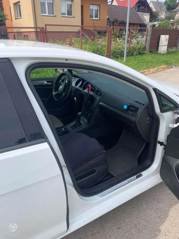 Balts Volkswagen Golf 2013 Vievis, ar dzinēja tilpumu 1.60 L un nobraukumu 420 tūkst. km par 4800 €, foto 6 vietnē AUTOMOTO.COM.LV