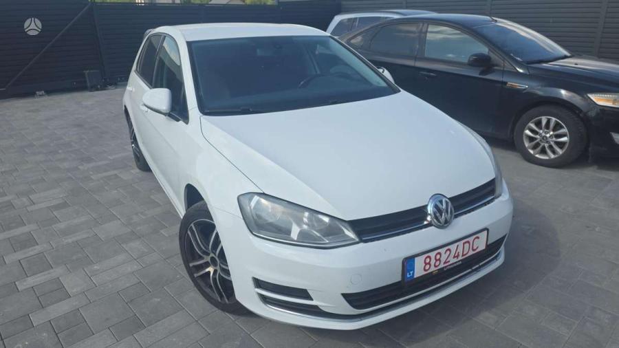 White Volkswagen Golf 2013 in Kaunas, with an engine capacity of 1.40 L and mileage of 270 thousand km for 5100 €, photo 3 on AUTOMOTO.COM.LV