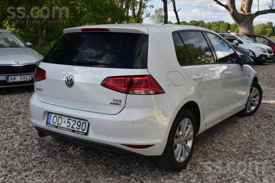 White Volkswagen Golf 2013 in Kuldiga, with an engine capacity of 1.60 L and mileage of 0 thousand km for 7490 €, photo 3 on AUTOMOTO.COM.LV