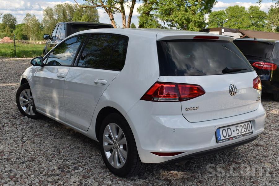 White Volkswagen Golf 2013 in Kuldiga, with an engine capacity of 1.60 L and mileage of 0 thousand km for 7490 €, photo 4 on AUTOMOTO.COM.LV