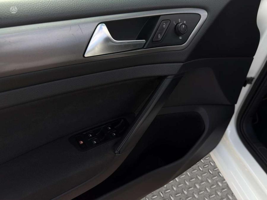 Balts Volkswagen Golf 2013 Kauņa, ar dzinēja tilpumu 1.20 L un nobraukumu 257 tūkst. km par 5999 €, foto 14 vietnē AUTOMOTO.COM.LV