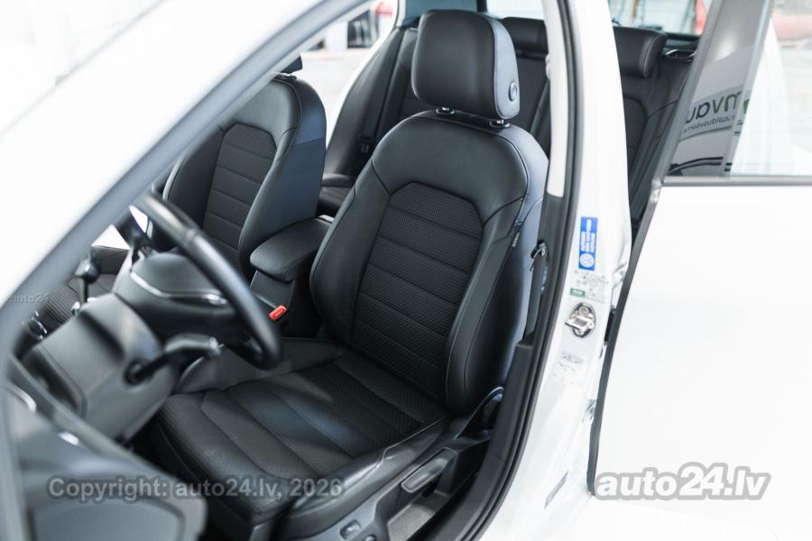White Volkswagen Golf 2013 in Tallinn, with an engine capacity of 1.40 L and mileage of 132 thousand km for 7990 €, photo 15 on AUTOMOTO.COM.LV