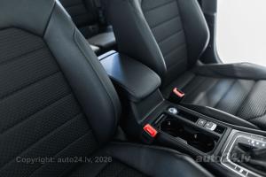 White Volkswagen Golf 2013 in Tallinn, with an engine capacity of 1.40 L and mileage of 132 thousand km for 7990 €, photo 21 on AUTOMOTO.COM.LV