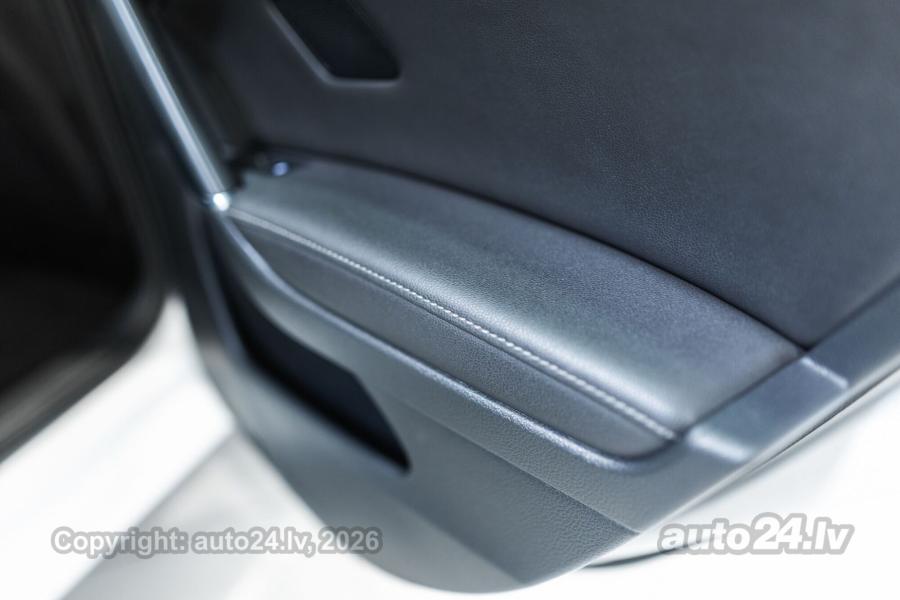 White Volkswagen Golf 2013 in Tallinn, with an engine capacity of 1.40 L and mileage of 132 thousand km for 7990 €, photo 23 on AUTOMOTO.COM.LV