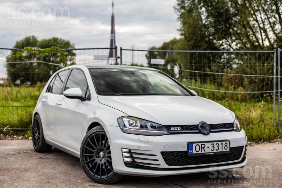 White Volkswagen Golf 2013 in Riga, with an engine capacity of 2.00 L and mileage of 245 thousand km for 10990 €, photo 3 on AUTOMOTO.COM.LV