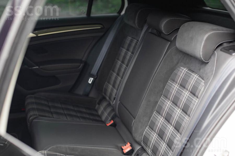 White Volkswagen Golf 2013 in Riga, with an engine capacity of 2.00 L and mileage of 245 thousand km for 10990 €, photo 11 on AUTOMOTO.COM.LV