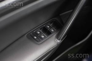 White Volkswagen Golf 2013 in Riga, with an engine capacity of 2.00 L and mileage of 245 thousand km for 10990 €, photo 14 on AUTOMOTO.COM.LV