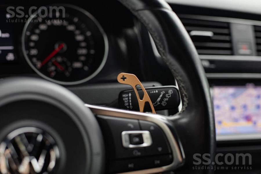 White Volkswagen Golf 2013 in Riga, with an engine capacity of 2.00 L and mileage of 245 thousand km for 10990 €, photo 18 on AUTOMOTO.COM.LV