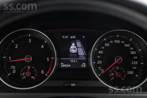 White Volkswagen Golf 2013 in Riga, with an engine capacity of 2.00 L and mileage of 245 thousand km for 10990 €, photo 19 on AUTOMOTO.COM.LV