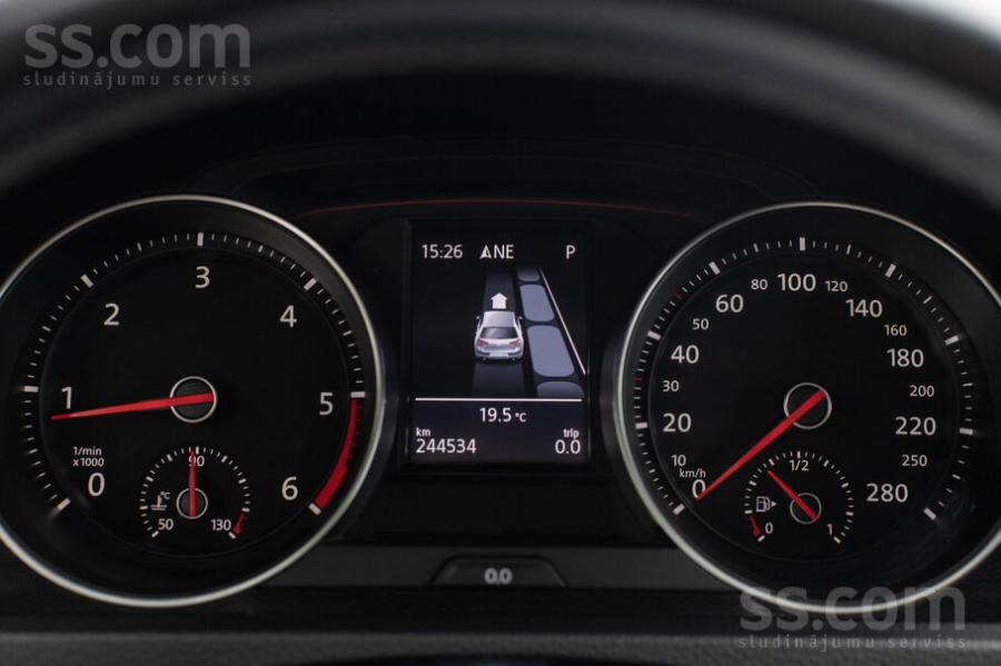 White Volkswagen Golf 2013 in Riga, with an engine capacity of 2.00 L and mileage of 245 thousand km for 10990 €, photo 19 on AUTOMOTO.COM.LV