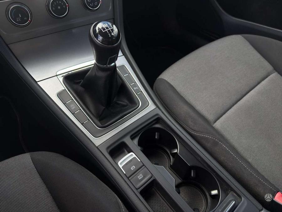 Balts Volkswagen Golf 2013 Kauņa, ar dzinēja tilpumu 1.20 L un nobraukumu 257 tūkst. km par 5999 €, foto 15 vietnē AUTOMOTO.COM.LV