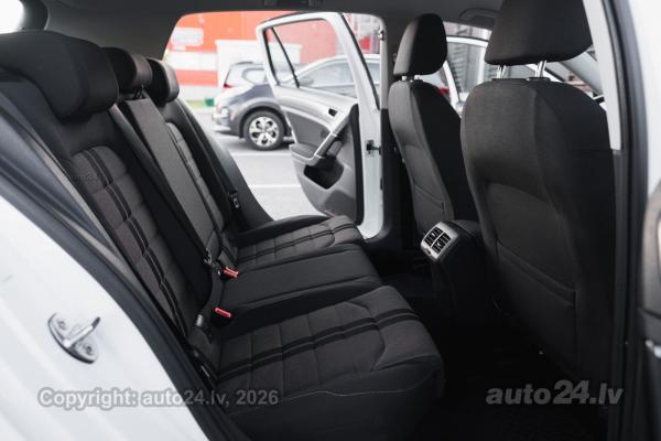 Balts Volkswagen Golf 2013 Tallina, ar dzinēja tilpumu 1.60 L un nobraukumu 293 tūkst. km par 6499 €, foto 10 vietnē AUTOMOTO.COM.LV