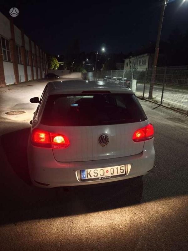 Balts Volkswagen Golf 2013 Kauņa, ar dzinēja tilpumu 1.40 L un nobraukumu 124 tūkst. km par 2950 €, foto 3 vietnē AUTOMOTO.COM.LV