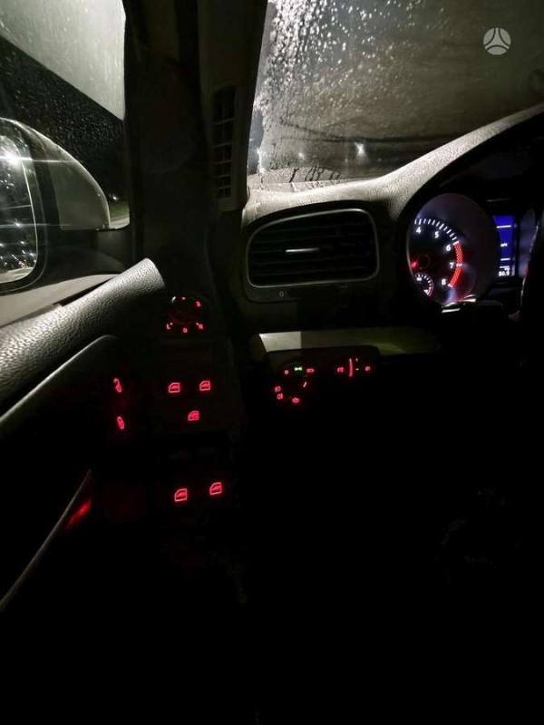 Balts Volkswagen Golf 2013 Kauņa, ar dzinēja tilpumu 1.40 L un nobraukumu 124 tūkst. km par 2950 €, foto 5 vietnē AUTOMOTO.COM.LV