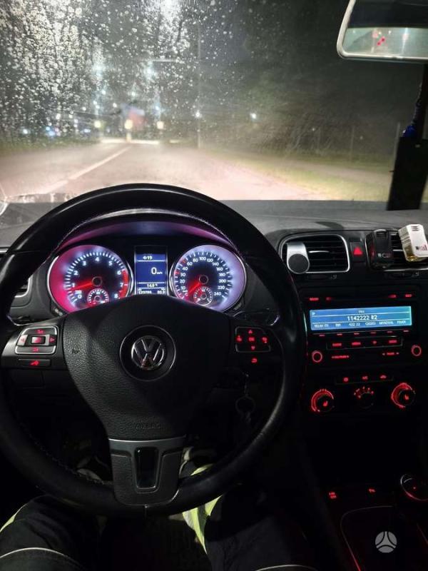 Balts Volkswagen Golf 2013 Kauņa, ar dzinēja tilpumu 1.40 L un nobraukumu 124 tūkst. km par 2950 €, foto 8 vietnē AUTOMOTO.COM.LV