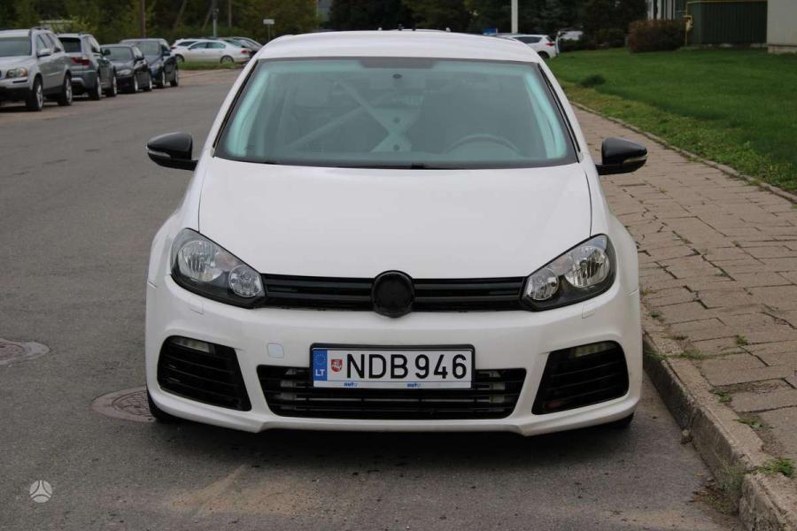 White Volkswagen Golf 2013 in Vilnius, with an engine capacity of 1.98 L and mileage of 159 thousand km for 16900 €, photo 3 on AUTOMOTO.COM.LV