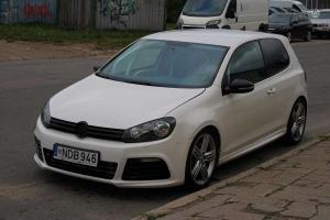 White Volkswagen Golf 2013 in Vilnius, with an engine capacity of 1.98 L and mileage of 159 thousand km for 16900 €, photo 4 on AUTOMOTO.COM.LV