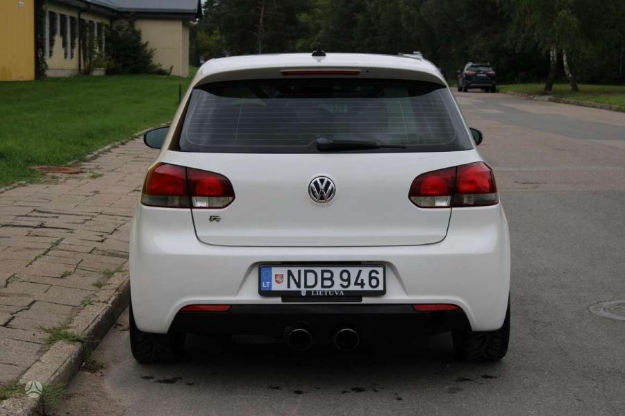 White Volkswagen Golf 2013 in Vilnius, with an engine capacity of 1.98 L and mileage of 159 thousand km for 16900 €, photo 6 on AUTOMOTO.COM.LV