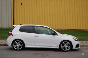 White Volkswagen Golf 2013 in Vilnius, with an engine capacity of 1.98 L and mileage of 159 thousand km for 16900 €, photo 8 on AUTOMOTO.COM.LV