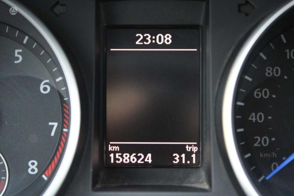 Фольксваген Гольф 2013 в Вильнюс на AUTOMOTO.COM.LV Белый Фольксваген Гольф 2013 в Вильнюс, объемом двигателя 1.98 л и пробегом 159 тыс. км за 16900 €, фото 9 на AUTOMOTO.COM.LV
