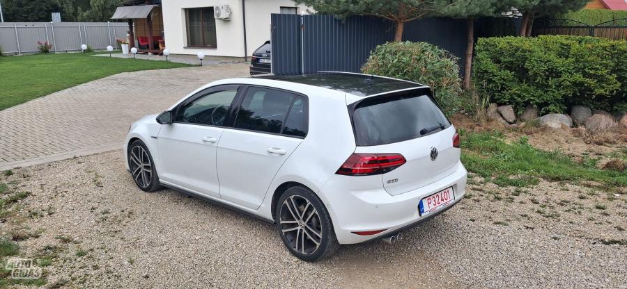 White Volkswagen Golf 2013 in Pasvalys, with an engine capacity of 2.00 L and mileage of 285 thousand km for 8900 €, photo 6 on AUTOMOTO.COM.LV