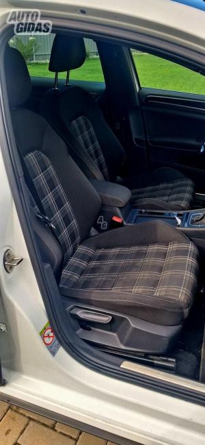 White Volkswagen Golf 2013 in Pasvalys, with an engine capacity of 2.00 L and mileage of 285 thousand km for 8900 €, photo 12 on AUTOMOTO.COM.LV