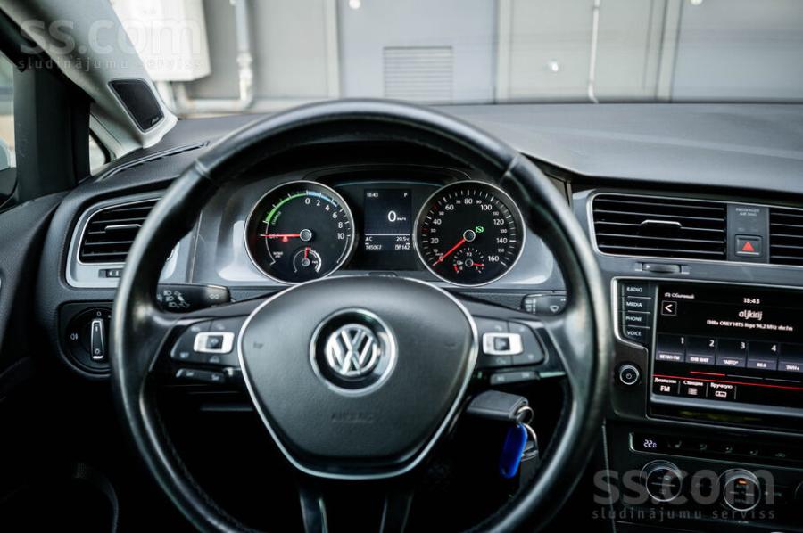 Balts Volkswagen Golf 2014 Rīga, ar dzinēja tilpumu 0.00 L un nobraukumu 145 tūkst. km par 7900 €, foto 19 vietnē AUTOMOTO.COM.LV