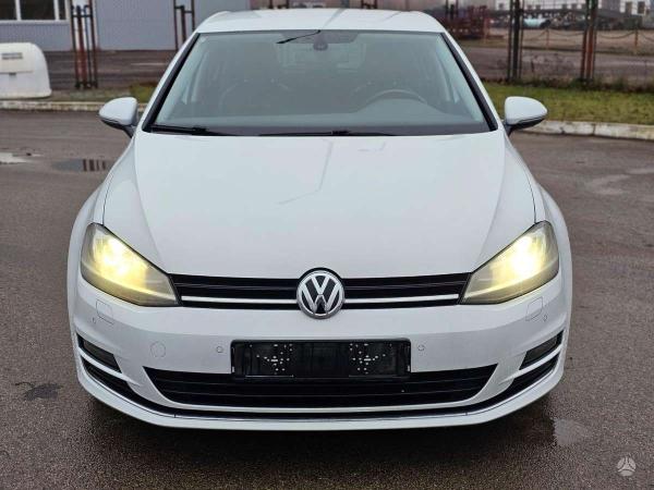 White Volkswagen Golf 2014 in Rokiskis, with an engine capacity of 1.40 L and mileage of 140 thousand km for 4750 €, photo 1 on AUTOMOTO.COM.LV