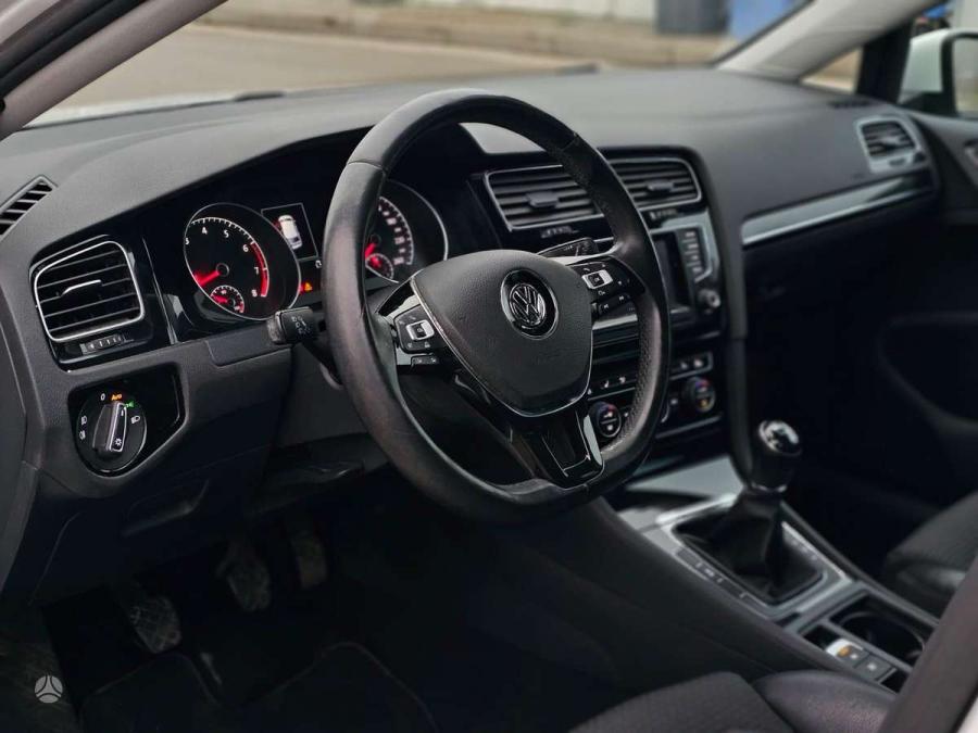 Balts Volkswagen Golf 2014 Rokiškis, ar dzinēja tilpumu 1.40 L un nobraukumu 140 tūkst. km par 4750 €, foto 26 vietnē AUTOMOTO.COM.LV