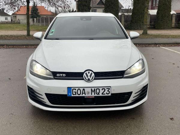 White Volkswagen Golf 2014 in Taurage, with an engine capacity of 1.97 L and mileage of 236 thousand km for 10999 €, photo 2 on AUTOMOTO.COM.LV