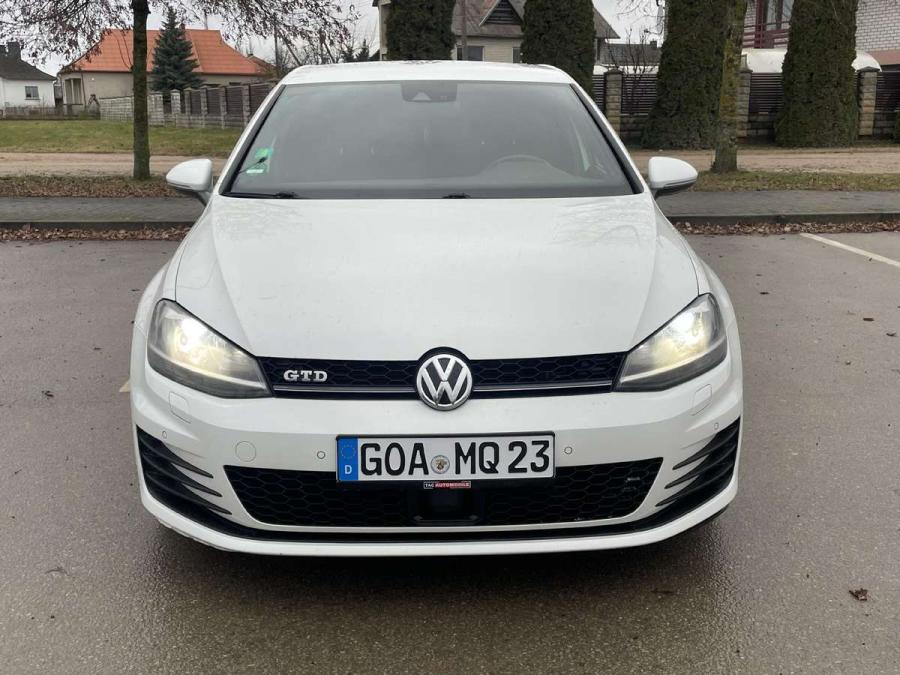 White Volkswagen Golf 2014 in Taurage, with an engine capacity of 1.97 L and mileage of 236 thousand km for 10999 €, photo 2 on AUTOMOTO.COM.LV