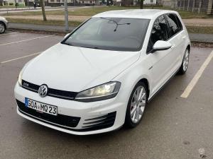White Volkswagen Golf 2014 in Taurage, with an engine capacity of 1.97 L and mileage of 236 thousand km for 10999 €, photo 3 on AUTOMOTO.COM.LV