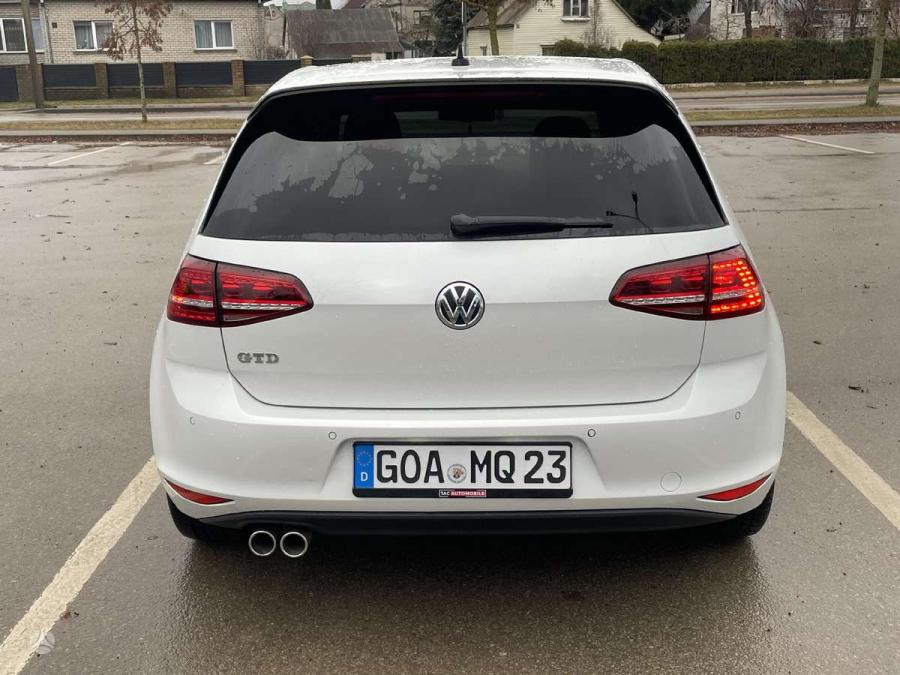 White Volkswagen Golf 2014 in Taurage, with an engine capacity of 1.97 L and mileage of 236 thousand km for 10999 €, photo 4 on AUTOMOTO.COM.LV