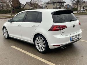White Volkswagen Golf 2014 in Taurage, with an engine capacity of 1.97 L and mileage of 236 thousand km for 10999 €, photo 6 on AUTOMOTO.COM.LV