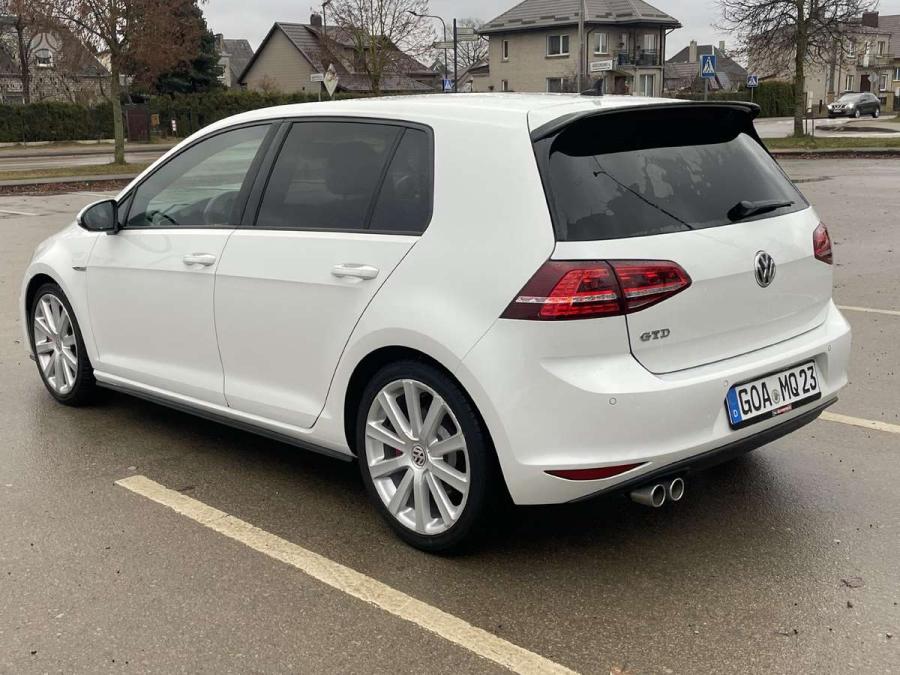 White Volkswagen Golf 2014 in Taurage, with an engine capacity of 1.97 L and mileage of 236 thousand km for 10999 €, photo 6 on AUTOMOTO.COM.LV