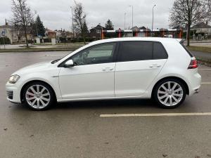 White Volkswagen Golf 2014 in Taurage, with an engine capacity of 1.97 L and mileage of 236 thousand km for 10999 €, photo 7 on AUTOMOTO.COM.LV