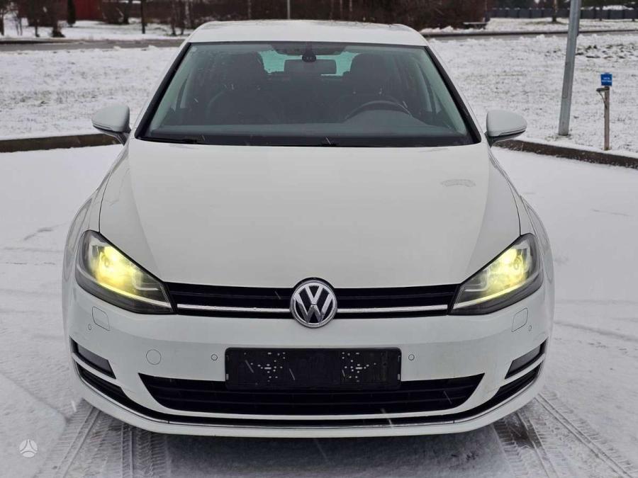 White Volkswagen Golf 2014 in Rokiskis, with an engine capacity of 1.40 L and mileage of 140 thousand km for 4650 €, photo 1 on AUTOMOTO.COM.LV