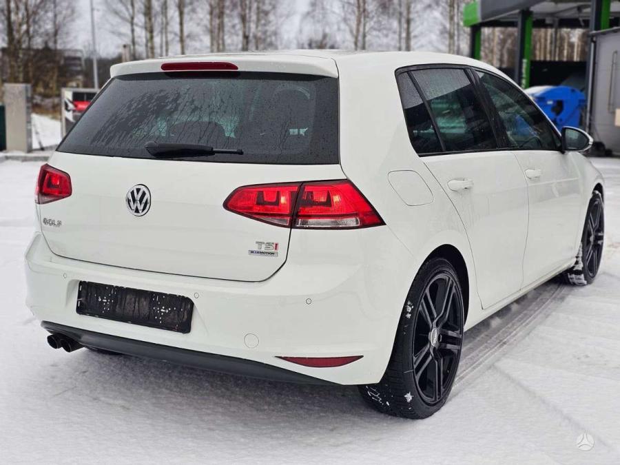 White Volkswagen Golf 2014 in Rokiskis, with an engine capacity of 1.40 L and mileage of 140 thousand km for 4650 €, photo 4 on AUTOMOTO.COM.LV