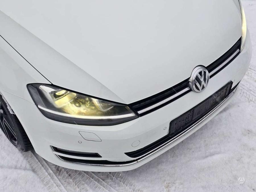 White Volkswagen Golf 2014 in Rokiskis, with an engine capacity of 1.40 L and mileage of 140 thousand km for 4650 €, photo 14 on AUTOMOTO.COM.LV
