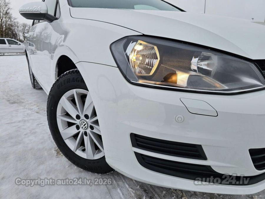 White Volkswagen Golf 2014 in Riga, with an engine capacity of 1.20 L and mileage of 57 thousand km for 9200 €, photo 4 on AUTOMOTO.COM.LV