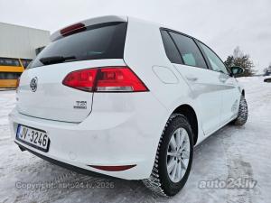 White Volkswagen Golf 2014 in Riga, with an engine capacity of 1.20 L and mileage of 57 thousand km for 9200 €, photo 8 on AUTOMOTO.COM.LV