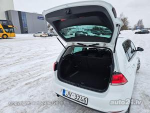 White Volkswagen Golf 2014 in Riga, with an engine capacity of 1.20 L and mileage of 57 thousand km for 9200 €, photo 13 on AUTOMOTO.COM.LV