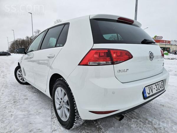 White Volkswagen Golf 2014 in Riga, with an engine capacity of 1.20 L and mileage of 57 thousand km for 8700 €, photo 7 on AUTOMOTO.COM.LV