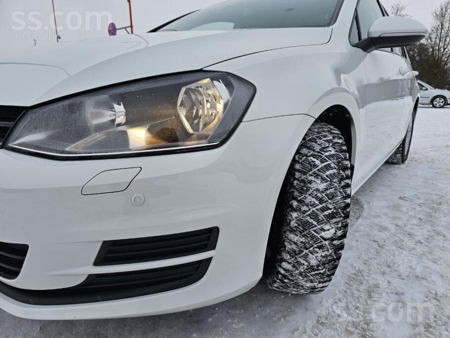White Volkswagen Golf 2014 in Riga, with an engine capacity of 1.20 L and mileage of 57 thousand km for 8700 €, photo 12 on AUTOMOTO.COM.LV