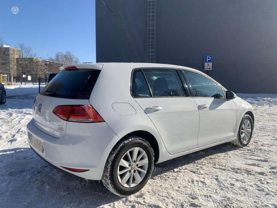 Balts Volkswagen Golf 2014 Kauņa, ar dzinēja tilpumu 1.20 L un nobraukumu 200 tūkst. km par 5600 €, foto 5 vietnē AUTOMOTO.COM.LV