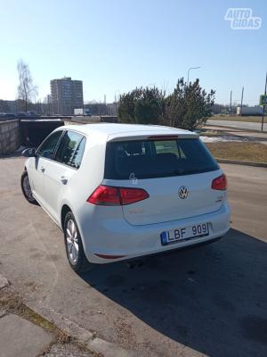 White Volkswagen Golf 2014 in Kaunas, with an engine capacity of 1.40 L and mileage of 200 thousand km for 5300 €, photo 5 on AUTOMOTO.COM.LV