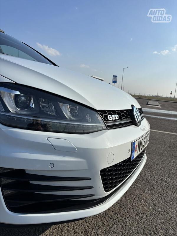 White Volkswagen Golf 2014 in Vilnius, with an engine capacity of 2.00 L and mileage of 222 thousand km for 12999 €, photo 3 on AUTOMOTO.COM.LV