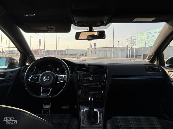 White Volkswagen Golf 2014 in Vilnius, with an engine capacity of 2.00 L and mileage of 222 thousand km for 12999 €, photo 7 on AUTOMOTO.COM.LV